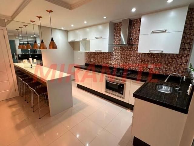 Cond. fechado de 62m² com 2 quartos