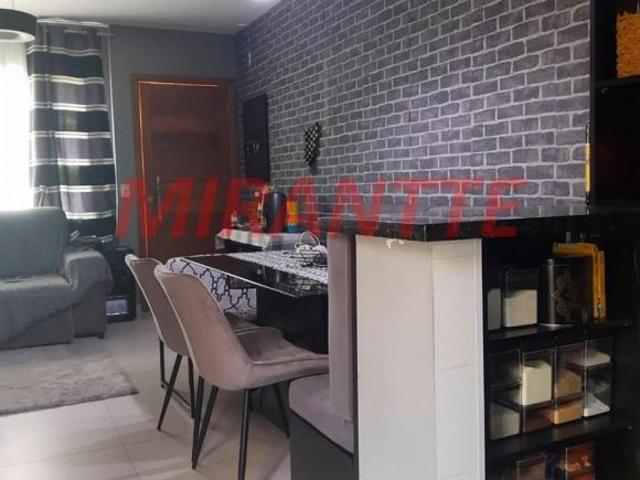 Cond. fechado de 63m² com 2 quartos