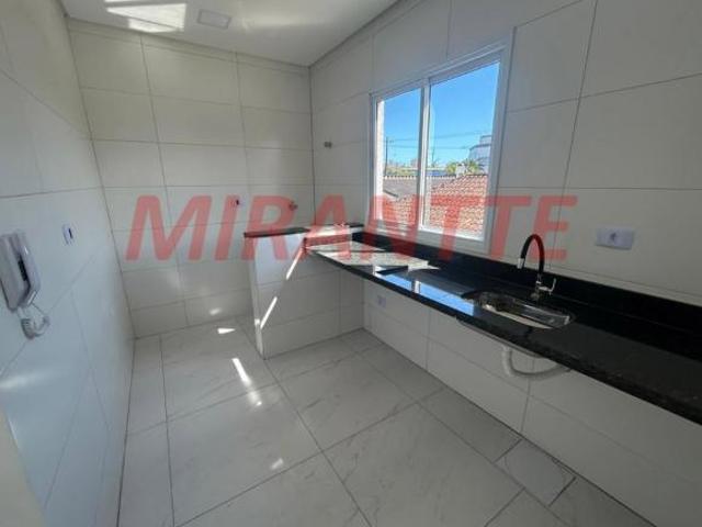 Cond. fechado de 69m² com 2 quartos