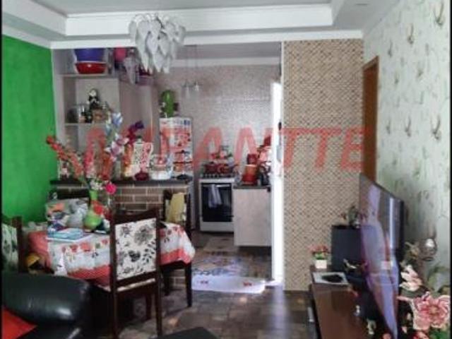 Cond. fechado de 70m² com 2 quartos