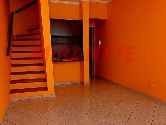 Cond. fechado de 74m² com 2 quartos