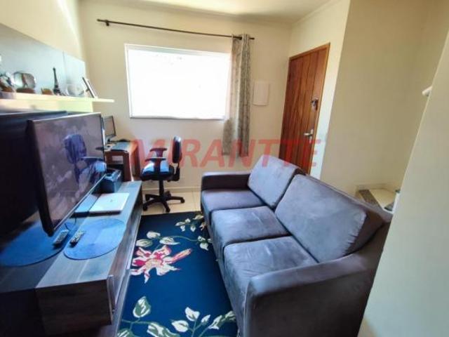 Cond. fechado de 75m² com 2 quartos
