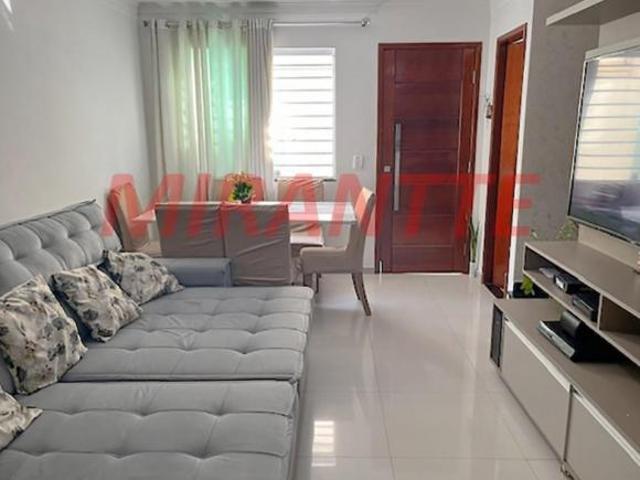 Cond. fechado de 79m² com 2 quartos