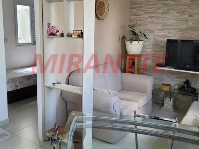 Cond. fechado de 79m² com 2 quartos