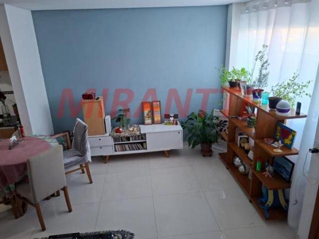Cond. fechado de 82m² com 3 quartos