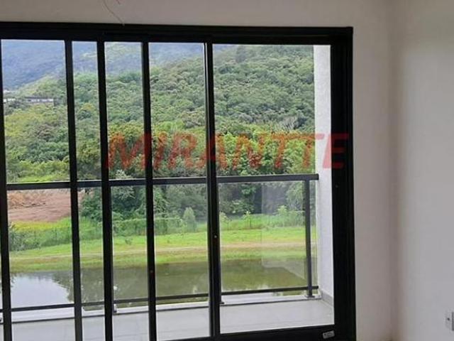 Cond. fechado de 88m² com 3 quartos