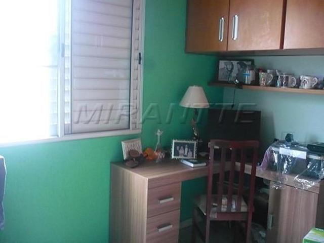 Cond. fechado de 90m² com 2 quartos
