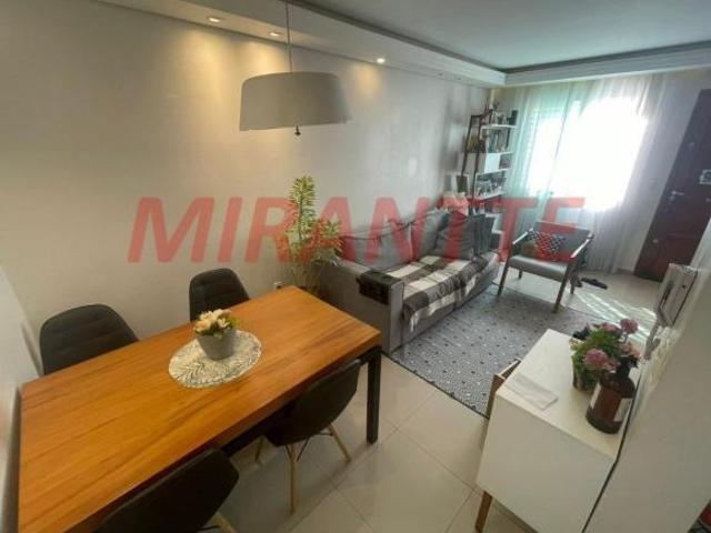 Cond. fechado de 92m² com 2 quartos