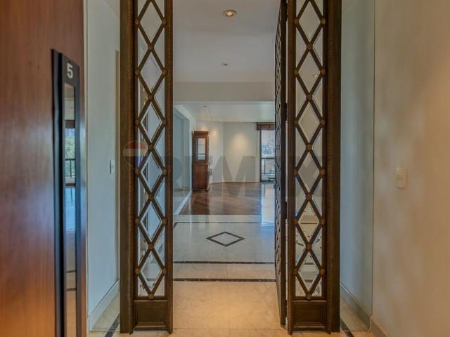 COND. ISBELLE VENDE 377M² 3 suites, 4 vagas R. DR. JOSÉ MARIA WHITAKER JD. LEONOR MORUMBI EXCELENTE VALOR R$ 1.800.000,00