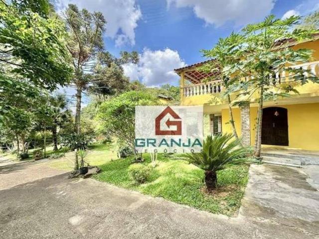 Cond. Jardim Colibri Rústica, avarandada, c/ 3 dorms, quintal e muito jardim! venda, 150 m² por R$