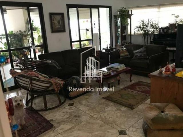 COND RIENZI APARTAMENTO DE 197M² COM 3 DORMITORIOS, 3 SUITES, 4 BANHEIROS E 3 VAGAS EM MORUMBI. CON