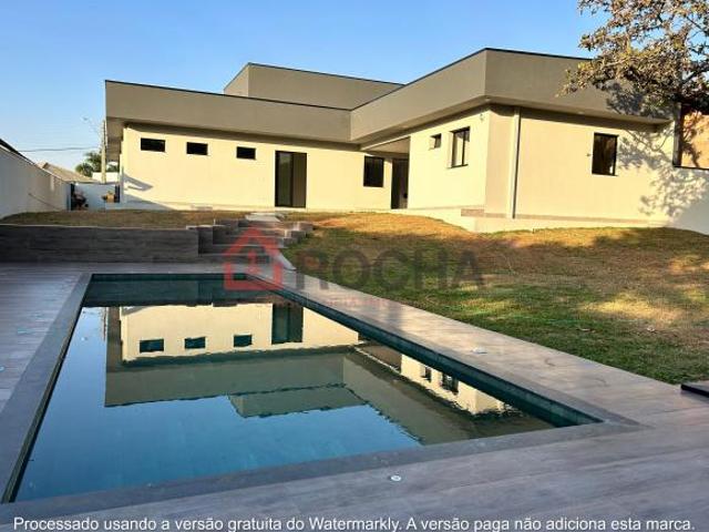 Cond. RK Sobradinho Casa moderna, em lote de 1000m²