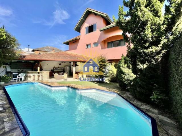 Cond São Paulo II Linda c/ 4 suítes, lareira, gourmet e piscina!