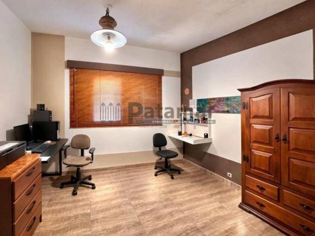 Cond. Terras de São Fernando TÉRREA, 2 Quartos/ 1 ste. 3 vagas. Casa de esquina