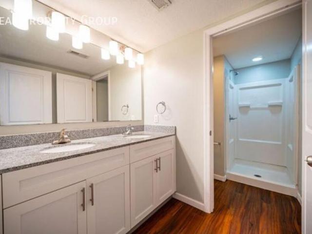 condo 4 bedroom, Columbus OH 43201 DS88048789