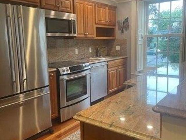 condo 2 bedroom, Portsmouth NH 03801 DS88220896