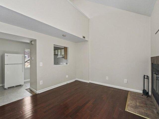 condo Weymouth MA ES103498435