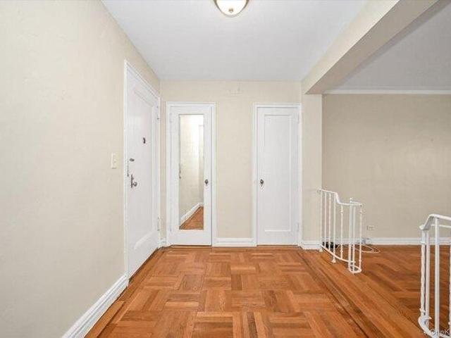 condo White Plains NY DS101783277