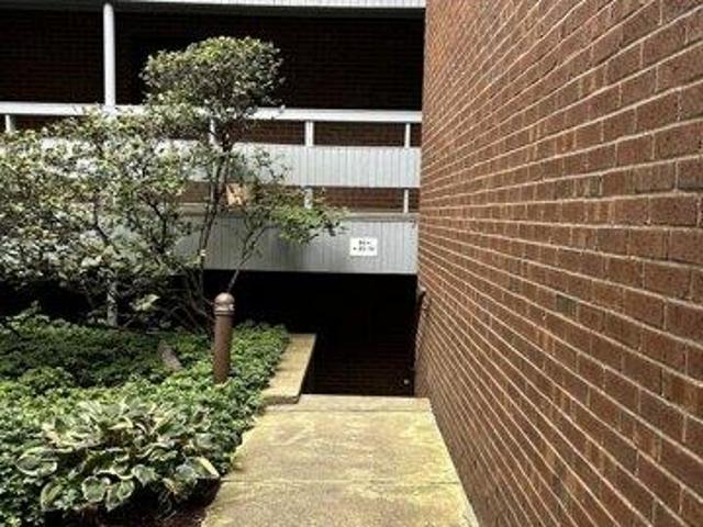 condo Wilton CT DLS102728003