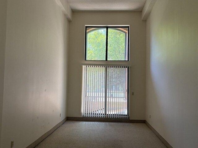 condo with 1 bedroom, Taunton MA ES105207221
