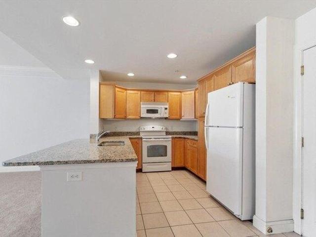 condo with 1 bedroom, Tewksbury MA ES104790152