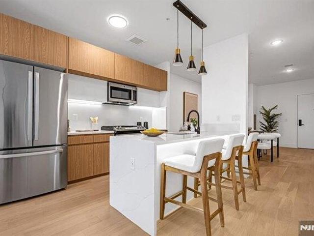 condo with 1 bedroom, Union City NJ DS104148506