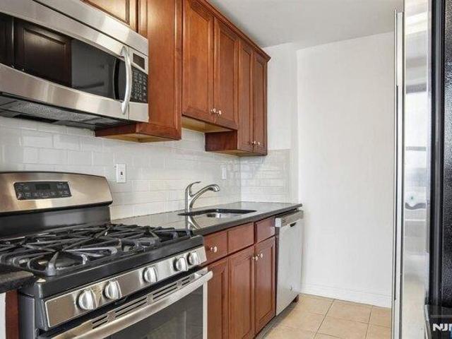condo with 1 bedroom, Union City NJ DS102565274