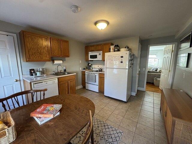 condo with 1 bedroom, Uxbridge MA DS102761446