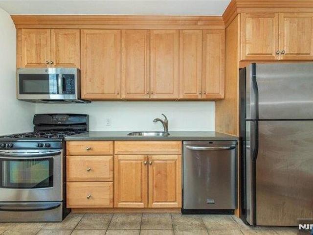 condo with 1 bedroom, Verona NJ DLS102563349