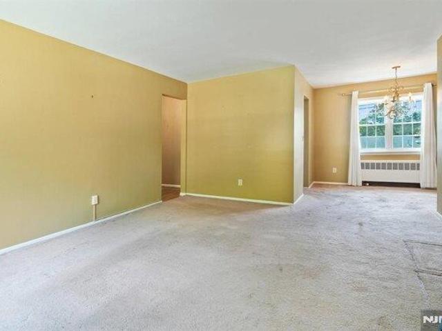 condo with 1 bedroom, Verona NJ ES103621736
