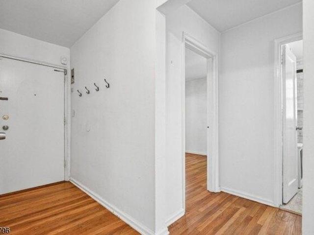 condo with 1 bedroom, Verona NJ ES104511110