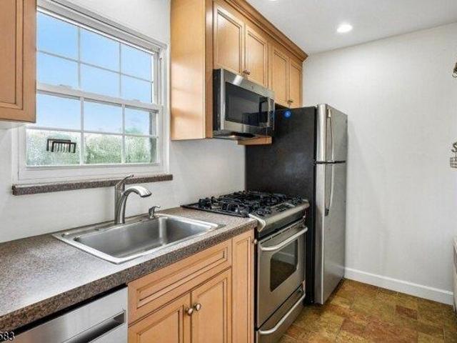 condo with 1 bedroom, Verona NJ ES104151702