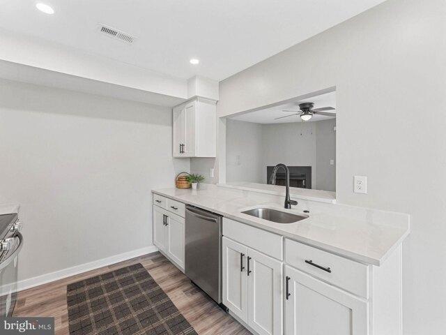 condo with 1 bedroom, Voorhees NJ ES105157103