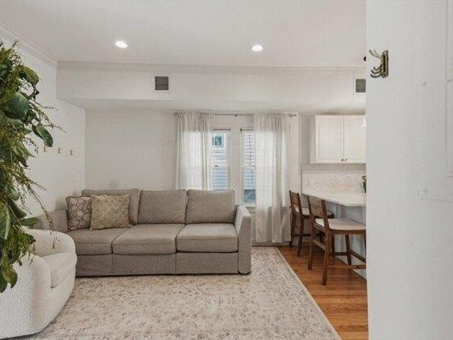condo with 1 bedroom, Wakefield MA DS102027171