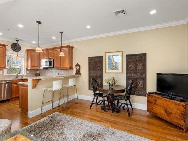 condo with 1 bedroom, Waltham MA DS103098385