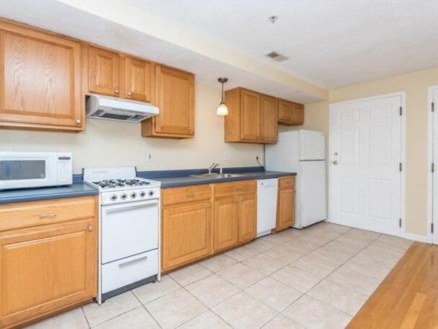 condo with 1 bedroom, Waltham MA ES104116613