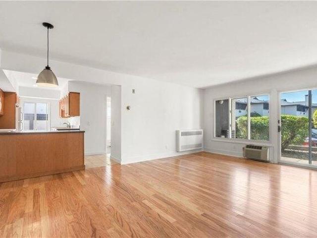 condo with 1 bedroom, Warwick RI ES105093888