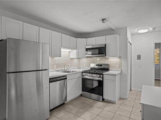 condo with 1 bedroom, Warwick RI ES103187972