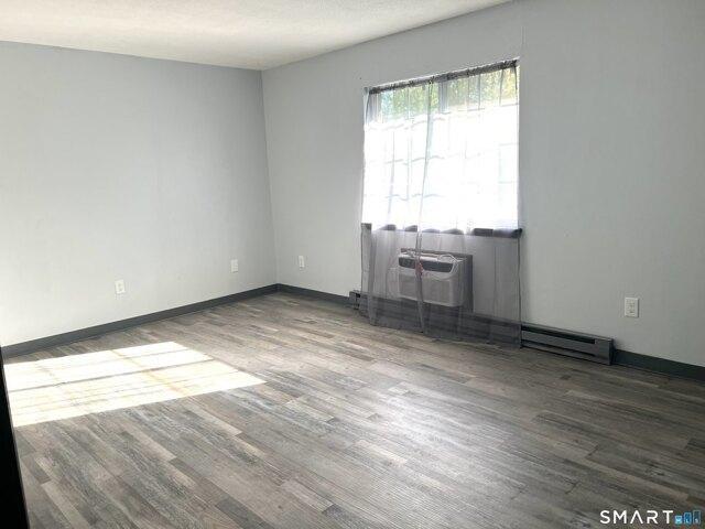 condo with 1 bedroom, Waterbury CT ES104514067