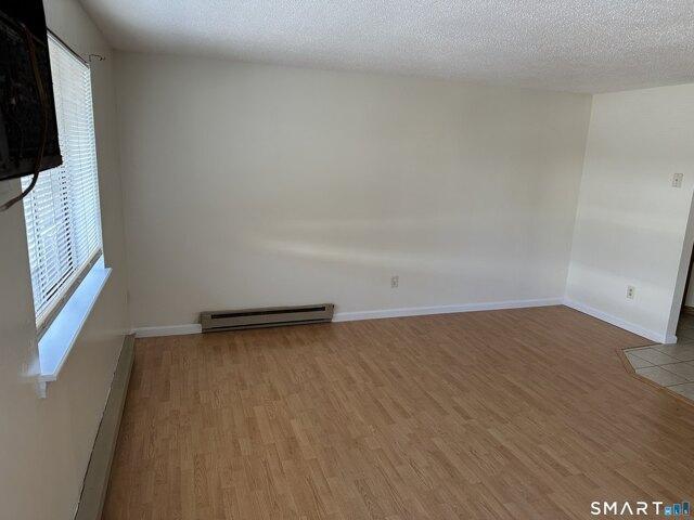 condo with 1 bedroom, Waterbury CT ES104295534