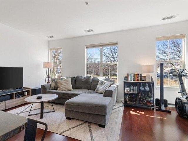 condo with 1 bedroom, Watertown MA DS103443302