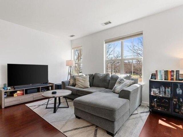 condo with 1 bedroom, Watertown MA ES103443302