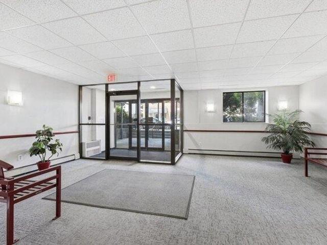 condo with 1 bedroom, Watertown MA ES105095159