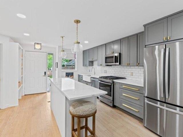 condo with 1 bedroom, Wayland MA ES105105987