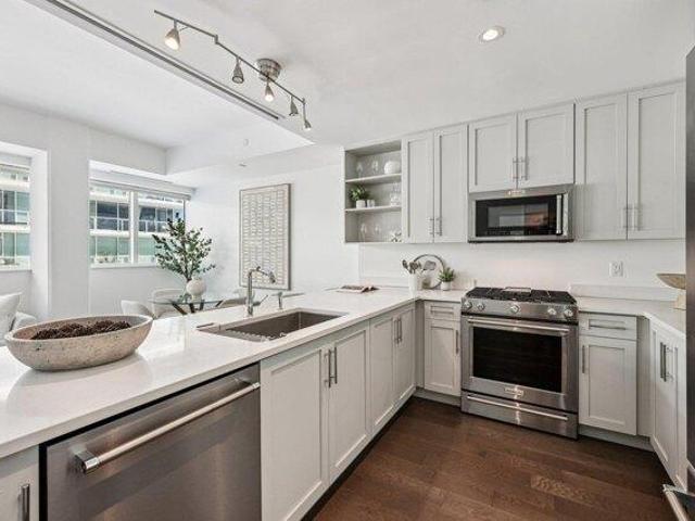 condo with 1 bedroom, Weehawken NJ DS102216613