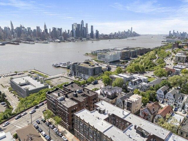 condo with 1 bedroom, Weehawken NJ ES103163249