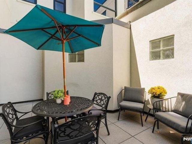 condo with 1 bedroom, Weehawken NJ ES104832654