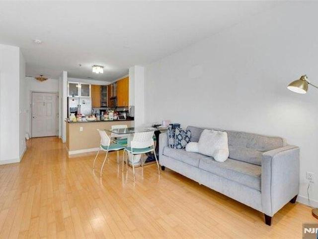 condo with 1 bedroom, West New York NJ DLS102312414