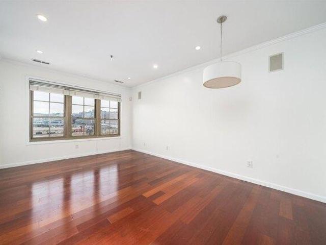 condo with 1 bedroom, West New York NJ ES105207818