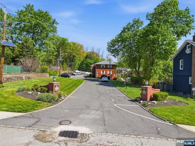 condo with 1 bedroom, West Orange NJ ES104265785